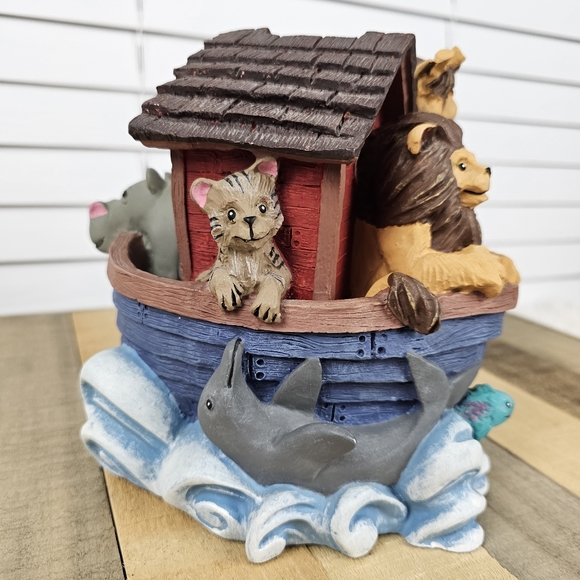 Figi Graphics | Accents | Vintage Figi Graphics Noahs Ark Bank | Poshmark